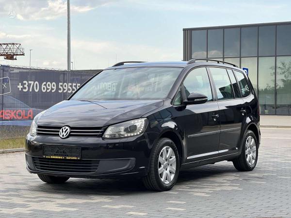 Melns Volkswagen Touran 2010 Šauļi, ar dzinēja tilpumu 1.60 L un nobraukumu 254 tūkst. km par 5400 €, foto 3 vietnē AUTOMOTO.COM.LV