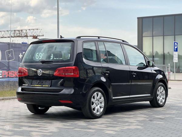 Melns Volkswagen Touran 2010 Šauļi, ar dzinēja tilpumu 1.60 L un nobraukumu 254 tūkst. km par 5400 €, foto 8 vietnē AUTOMOTO.COM.LV