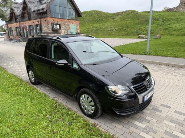 Фольксваген Туран 2010 в Резекне на AUTOMOTO.COM.LV Черный Фольксваген Туран 2010 в Резекне, объемом двигателя 1.40 л и пробегом 0 тыс. км за 4250 €, фото 4 на AUTOMOTO.COM.LV