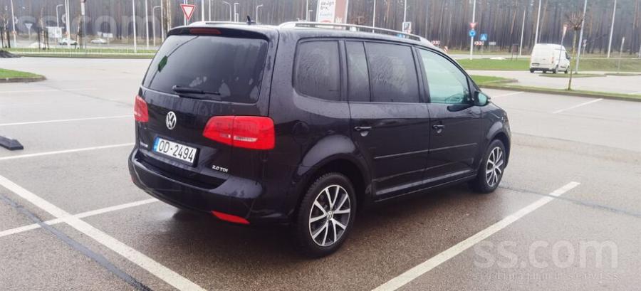 Melns Volkswagen Touran 2011 Rīga, ar dzinēja tilpumu 2.00 L un nobraukumu 250 tūkst. km par 4950 €, foto 4 vietnē AUTOMOTO.COM.LV