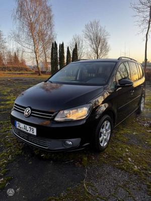 Black Volkswagen Touran 2011 in Vilkaviskis, with an engine capacity of 1.60 L and mileage of 305 thousand km for 5800 €, photo  on AUTOMOTO.COM.LV