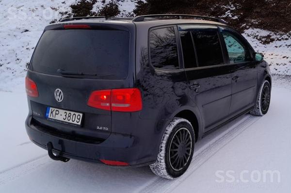 Melns Volkswagen Touran 2011 Valmiera, ar dzinēja tilpumu 2.00 L un nobraukumu 466 tūkst. km par 3700 €, foto 4 vietnē AUTOMOTO.COM.LV