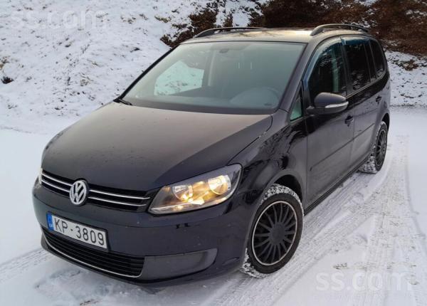 Black Volkswagen Touran 2011 in Ludza, with an engine capacity of 2.00 L and mileage of 466 thousand km for 3700 €, photo 2 on AUTOMOTO.COM.LV