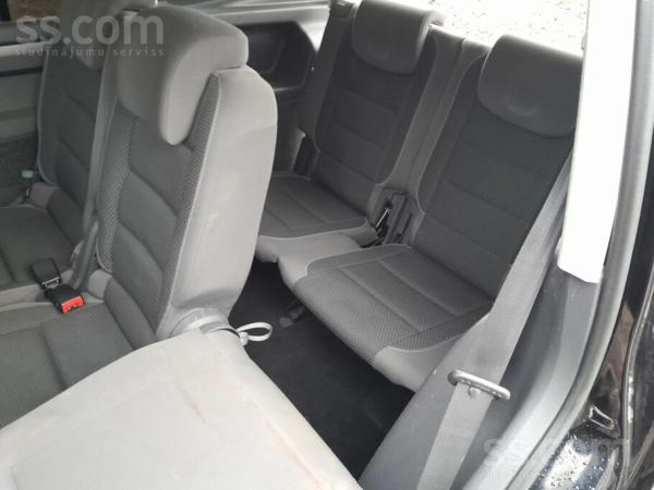 Black Volkswagen Touran 2011 in Ludza, with an engine capacity of 2.00 L and mileage of 466 thousand km for 3700 €, photo 8 on AUTOMOTO.COM.LV