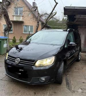 Melns Volkswagen Touran 2011 Kauņa, ar dzinēja tilpumu 1.97 L un nobraukumu 370 tūkst. km par 3300 €, foto 2 vietnē AUTOMOTO.COM.LV