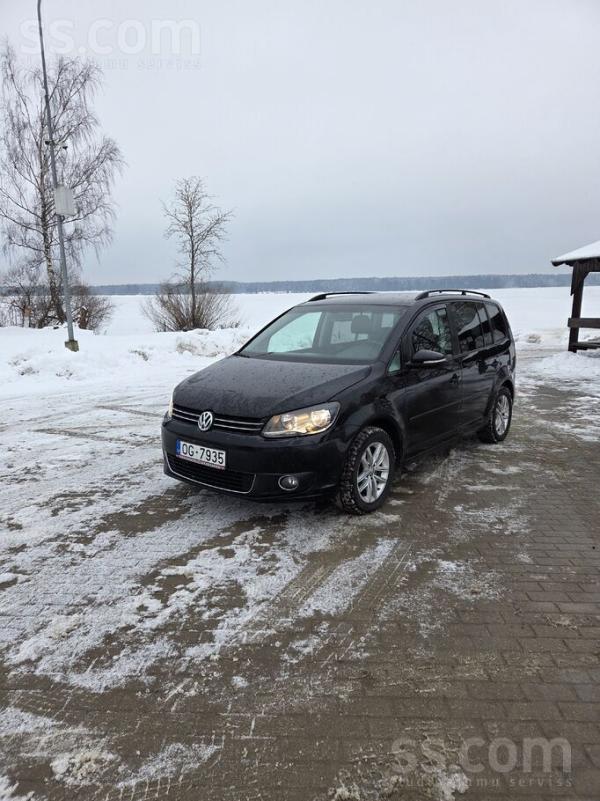 Melns Volkswagen Touran 2011 Ogre, ar dzinēja tilpumu 1.60 L un nobraukumu 209 tūkst. km par 5800 €, foto 3 vietnē AUTOMOTO.COM.LV