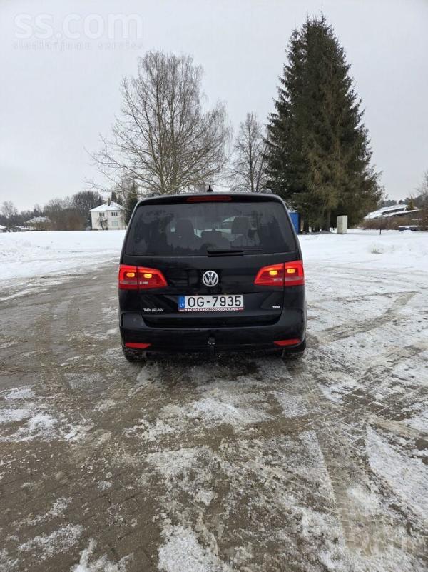 Melns Volkswagen Touran 2011 Ogre, ar dzinēja tilpumu 1.60 L un nobraukumu 209 tūkst. km par 5800 €, foto 6 vietnē AUTOMOTO.COM.LV