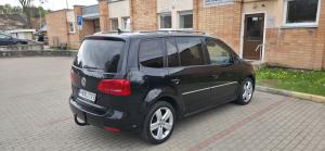 Black Volkswagen Touran 2011 in Anyksciai, with an engine capacity of 1.60 L and mileage of 225 thousand km for 6150 €, photo 4 on AUTOMOTO.COM.LV