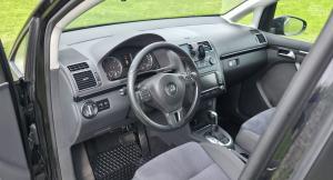 Black Volkswagen Touran 2011 in Anyksciai, with an engine capacity of 1.60 L and mileage of 225 thousand km for 6150 €, photo 10 on AUTOMOTO.COM.LV