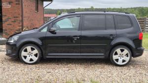 Black Volkswagen Touran 2011 in Vilnius, with an engine capacity of 2.00 L and mileage of 423 thousand km for 5500 €, photo 5 on AUTOMOTO.COM.LV