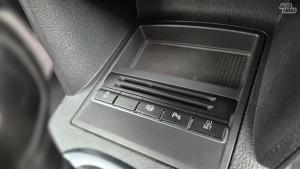 Black Volkswagen Touran 2011 in Vilnius, with an engine capacity of 2.00 L and mileage of 423 thousand km for 5500 €, photo 19 on AUTOMOTO.COM.LV