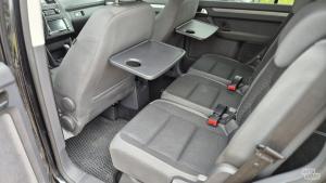 Black Volkswagen Touran 2011 in Vilnius, with an engine capacity of 2.00 L and mileage of 423 thousand km for 5500 €, photo 21 on AUTOMOTO.COM.LV