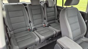 Black Volkswagen Touran 2011 in Vilnius, with an engine capacity of 2.00 L and mileage of 423 thousand km for 5500 €, photo 22 on AUTOMOTO.COM.LV