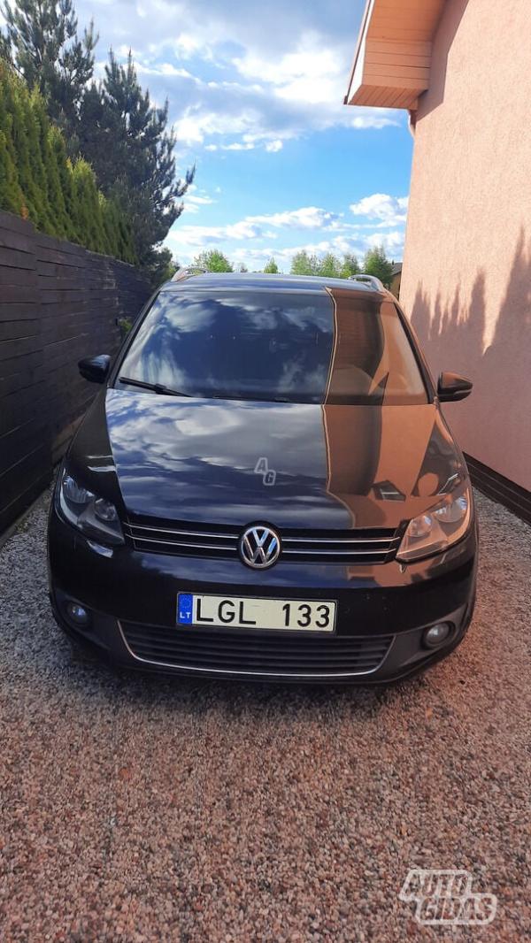 Melns Volkswagen Touran 2011 Klaipėda, ar dzinēja tilpumu 2.00 L un nobraukumu 382 tūkst. km par 5300 €, foto 1 vietnē AUTOMOTO.COM.LV