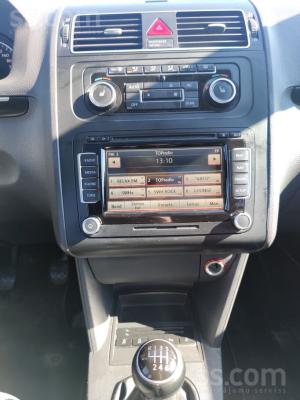 Black Volkswagen Touran 2011 in Riga, with an engine capacity of 2.00 L and mileage of 293 thousand km for 5490 €, photo 9 on AUTOMOTO.COM.LV