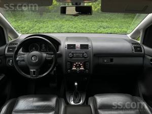 Melns Volkswagen Touran 2011 Rīga, ar dzinēja tilpumu 1.40 L un nobraukumu 0 tūkst. km par 4799 €, foto 11 vietnē AUTOMOTO.COM.LV