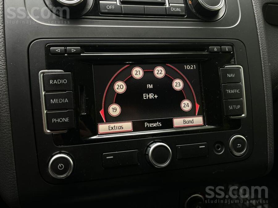 Melns Volkswagen Touran 2011 Rīga, ar dzinēja tilpumu 1.40 L un nobraukumu 0 tūkst. km par 4799 €, foto 19 vietnē AUTOMOTO.COM.LV