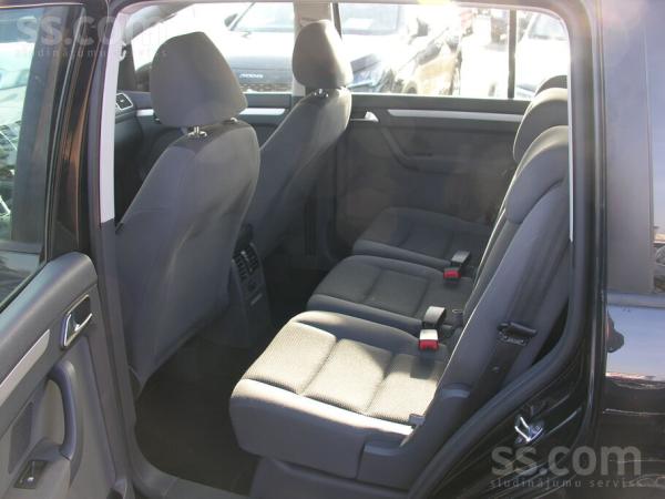 Melns Volkswagen Touran 2011 Rīga, ar dzinēja tilpumu 1.40 L un nobraukumu 0 tūkst. km par 5100 €, foto 8 vietnē AUTOMOTO.COM.LV