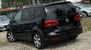 Melns Volkswagen Touran 2011 Rīga, ar dzinēja tilpumu 1.60 L un nobraukumu 242 tūkst. km par 7490 €, foto 5 vietnē AUTOMOTO.COM.LV