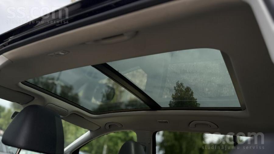 Melns Volkswagen Touran 2011 Rīga, ar dzinēja tilpumu 1.60 L un nobraukumu 242 tūkst. km par 7490 €, foto 12 vietnē AUTOMOTO.COM.LV