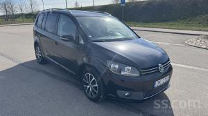 Melns Volkswagen Touran 2011 Daugavpils, ar dzinēja tilpumu 1.60 L un nobraukumu 260 tūkst. km par 5450 €, foto 3 vietnē AUTOMOTO.COM.LV