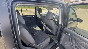 Melns Volkswagen Touran 2011 Daugavpils, ar dzinēja tilpumu 1.60 L un nobraukumu 260 tūkst. km par 5450 €, foto 12 vietnē AUTOMOTO.COM.LV
