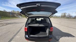 Melns Volkswagen Touran 2011 Daugavpils, ar dzinēja tilpumu 1.60 L un nobraukumu 260 tūkst. km par 5450 €, foto 16 vietnē AUTOMOTO.COM.LV
