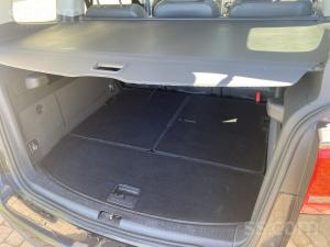 Black Volkswagen Touran 2011 in Riga, with an engine capacity of 1.60 L and mileage of 223 thousand km for 5600 €, photo 6 on AUTOMOTO.COM.LV