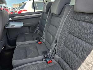 Black Volkswagen Touran 2011 in Siauliai, with an engine capacity of 1.60 L and mileage of 223 thousand km for 4500 €, photo 14 on AUTOMOTO.COM.LV