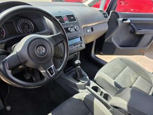 Black Volkswagen Touran 2011 in Siauliai, with an engine capacity of 1.60 L and mileage of 223 thousand km for 4500 €, photo 15 on AUTOMOTO.COM.LV