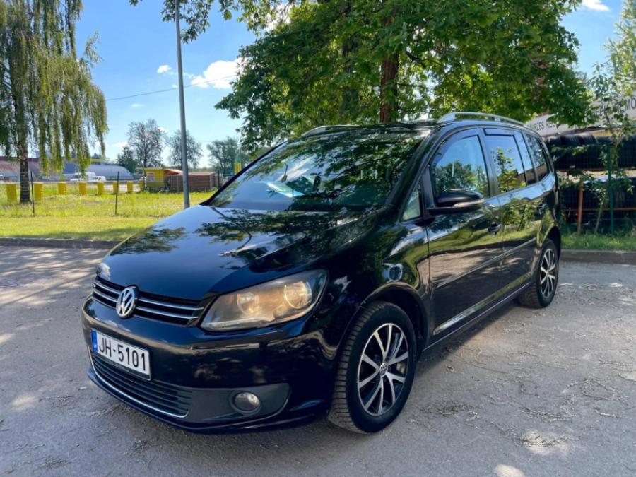 Melns Volkswagen Touran 2011 Rīga, ar dzinēja tilpumu 1.60 L un nobraukumu 0 tūkst. km par 4800 €, foto 1 vietnē AUTOMOTO.COM.LV