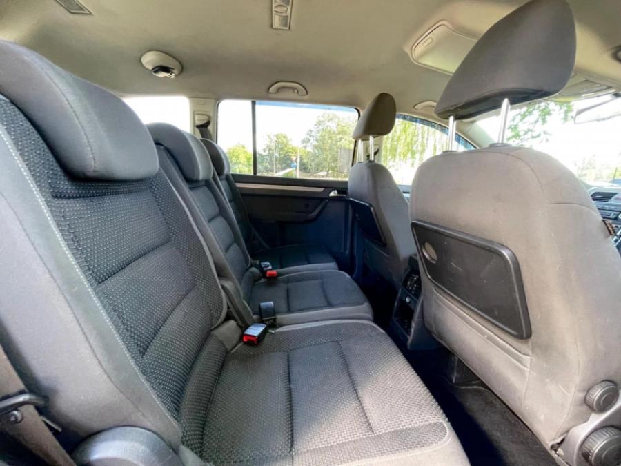 Melns Volkswagen Touran 2011 Rīga, ar dzinēja tilpumu 1.60 L un nobraukumu 0 tūkst. km par 4800 €, foto 10 vietnē AUTOMOTO.COM.LV