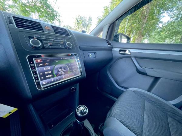 Black Volkswagen Touran 2011 in Riga, with an engine capacity of 1.60 L and mileage of 0 thousand km for 4800 €, photo 10 on AUTOMOTO.COM.LV