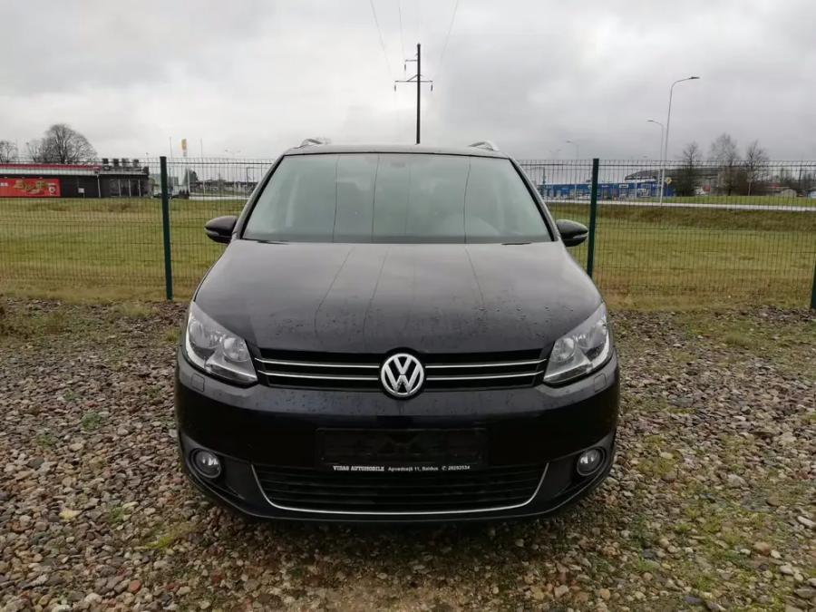 Black Volkswagen Touran 2011 in Saldus, with an engine capacity of 1.40 L and mileage of 207 thousand km for 6500 €, photo 12 on AUTOMOTO.COM.LV