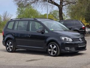 Melns Volkswagen Touran 2011 Grobiņa, ar dzinēja tilpumu 1.20 L un nobraukumu 213 tūkst. km par 4750 €, foto 6 vietnē AUTOMOTO.COM.LV