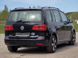 Melns Volkswagen Touran 2011 Grobiņa, ar dzinēja tilpumu 1.20 L un nobraukumu 213 tūkst. km par 4750 €, foto 8 vietnē AUTOMOTO.COM.LV