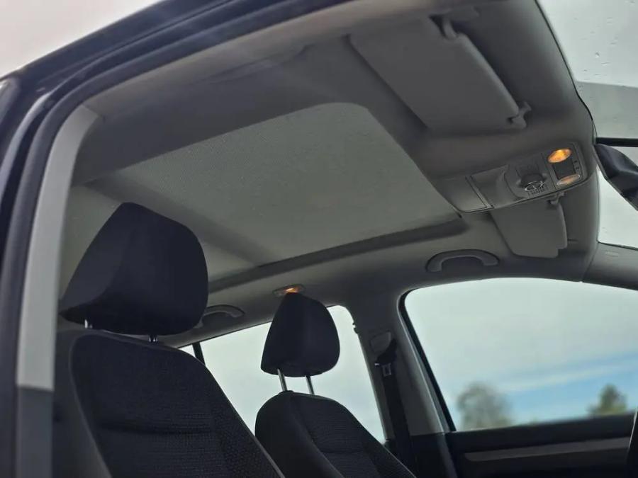 Melns Volkswagen Touran 2011 Grobiņa, ar dzinēja tilpumu 1.20 L un nobraukumu 213 tūkst. km par 4750 €, foto 17 vietnē AUTOMOTO.COM.LV
