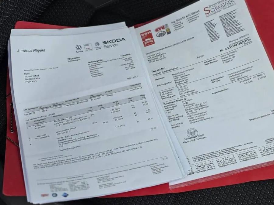 Melns Volkswagen Touran 2011 Grobiņa, ar dzinēja tilpumu 1.20 L un nobraukumu 213 tūkst. km par 4750 €, foto 23 vietnē AUTOMOTO.COM.LV