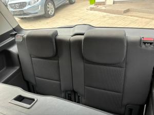 Black Volkswagen Touran 2011 in Riga, with an engine capacity of 1.60 L and mileage of 245 thousand km for 6950 €, photo 16 on AUTOMOTO.COM.LV