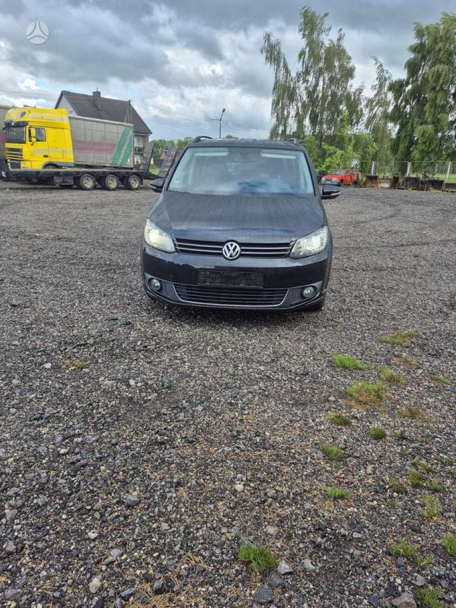Melns Volkswagen Touran 2011 Šauļi, ar dzinēja tilpumu 1.60 L un nobraukumu 285 tūkst. km par 4650 €, foto 1 vietnē AUTOMOTO.COM.LV