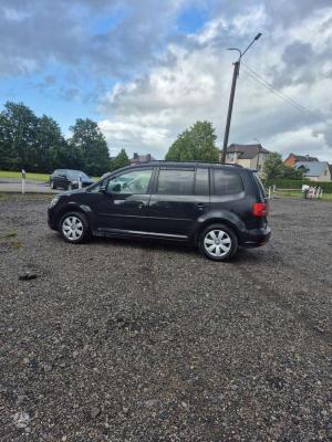 Melns Volkswagen Touran 2011 Šauļi, ar dzinēja tilpumu 1.60 L un nobraukumu 285 tūkst. km par 4650 €, foto 8 vietnē AUTOMOTO.COM.LV