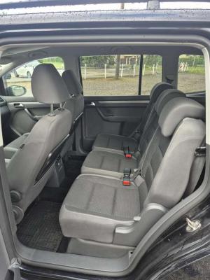 Melns Volkswagen Touran 2011 Šauļi, ar dzinēja tilpumu 1.60 L un nobraukumu 285 tūkst. km par 4650 €, foto 15 vietnē AUTOMOTO.COM.LV