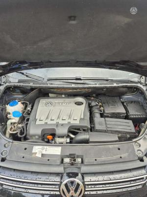 Melns Volkswagen Touran 2011 Šauļi, ar dzinēja tilpumu 1.60 L un nobraukumu 285 tūkst. km par 4650 €, foto 18 vietnē AUTOMOTO.COM.LV