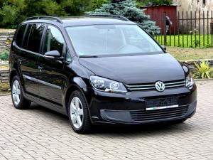 Melns Volkswagen Touran 2011 Viļņa, ar dzinēja tilpumu 1.60 L un nobraukumu 249 tūkst. km par 5350 €, foto  vietnē AUTOMOTO.COM.LV