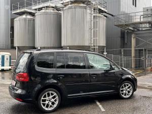 Melns Volkswagen Touran 2011 Kauņa, ar dzinēja tilpumu 1.60 L un nobraukumu 233 tūkst. km par 6100 €, foto 8 vietnē AUTOMOTO.COM.LV