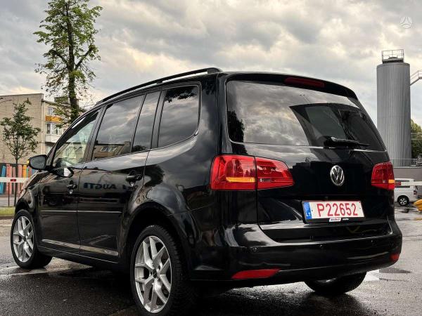 Melns Volkswagen Touran 2011 Kauņa, ar dzinēja tilpumu 1.60 L un nobraukumu 233 tūkst. km par 6100 €, foto 8 vietnē AUTOMOTO.COM.LV