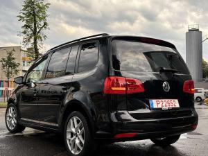 Melns Volkswagen Touran 2011 Kauņa, ar dzinēja tilpumu 1.60 L un nobraukumu 233 tūkst. km par 6100 €, foto 9 vietnē AUTOMOTO.COM.LV
