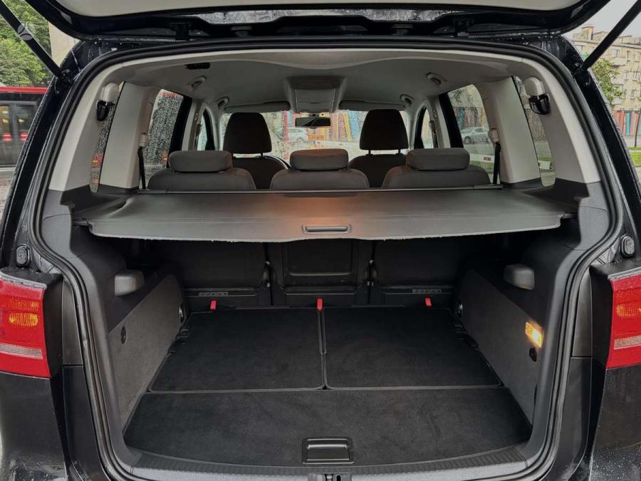 Melns Volkswagen Touran 2011 Kauņa, ar dzinēja tilpumu 1.60 L un nobraukumu 233 tūkst. km par 6100 €, foto 15 vietnē AUTOMOTO.COM.LV