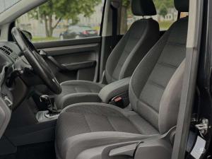Melns Volkswagen Touran 2011 Kauņa, ar dzinēja tilpumu 1.60 L un nobraukumu 233 tūkst. km par 6100 €, foto 18 vietnē AUTOMOTO.COM.LV