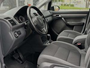 Melns Volkswagen Touran 2011 Kauņa, ar dzinēja tilpumu 1.60 L un nobraukumu 233 tūkst. km par 6100 €, foto 19 vietnē AUTOMOTO.COM.LV